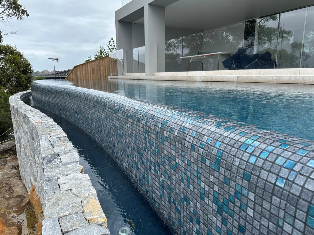Large pool, ballast tank and round spa, for Senator pools, North Bridge ...